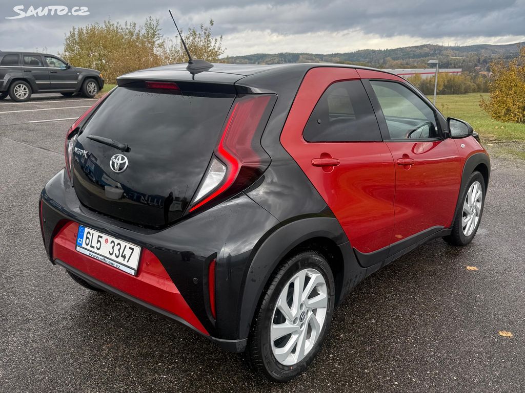 Toyota Aygo 1,0i Style Tech, Navi | Sauto.cz
