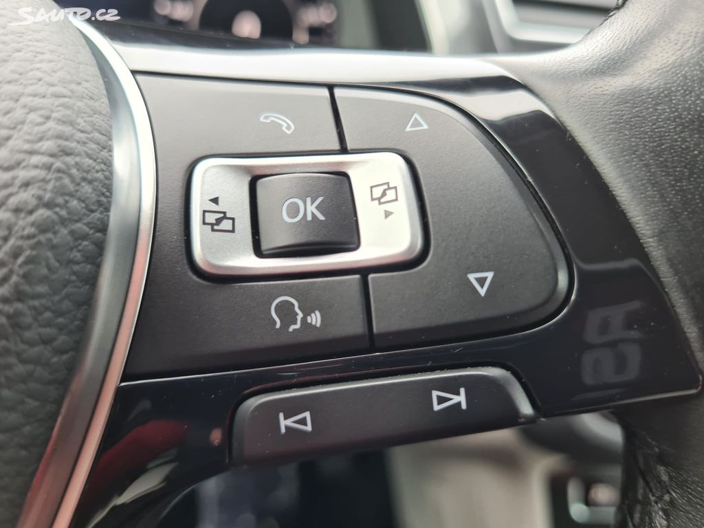 Volkswagen Tiguan 2.0TDi DSG 176KW R-LINE 4x4 | Sauto.cz