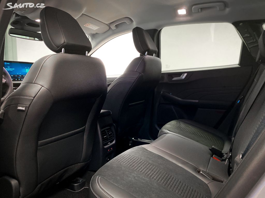 Ford Kuga 2.5 Duratec PHEV, Active X | Sauto.cz