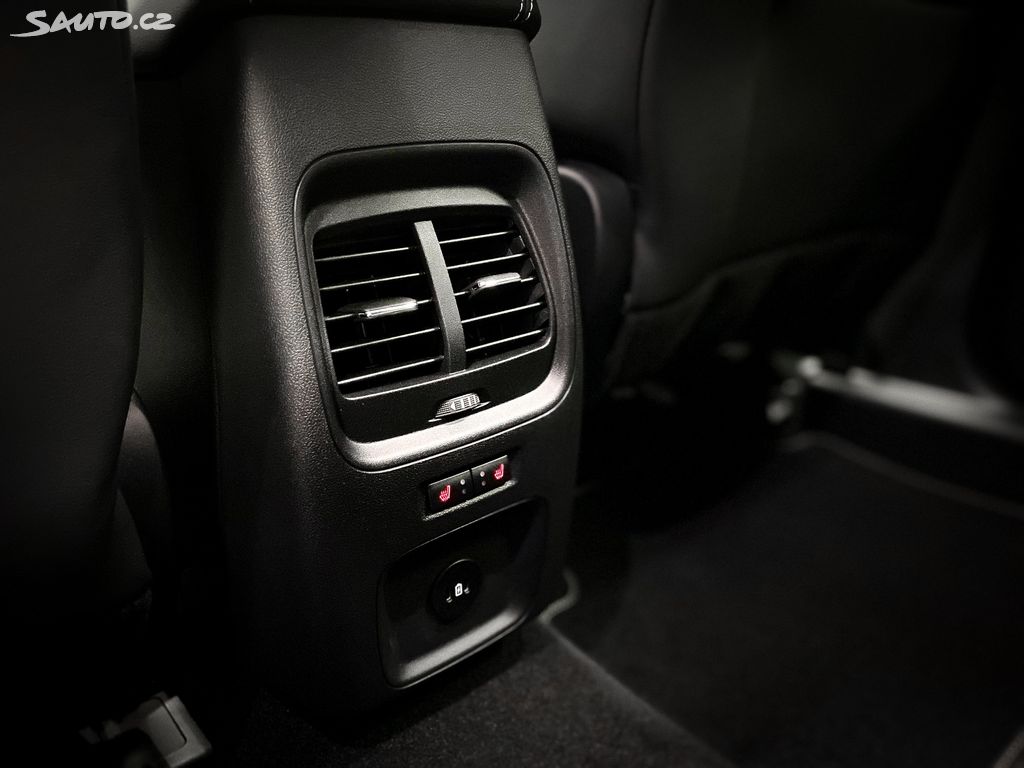 Ford Kuga 2.5 Duratec PHEV, Active X | Sauto.cz