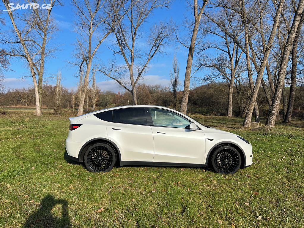 Tesla Model Y LR Acceleration Boost Tažný | Sauto.cz