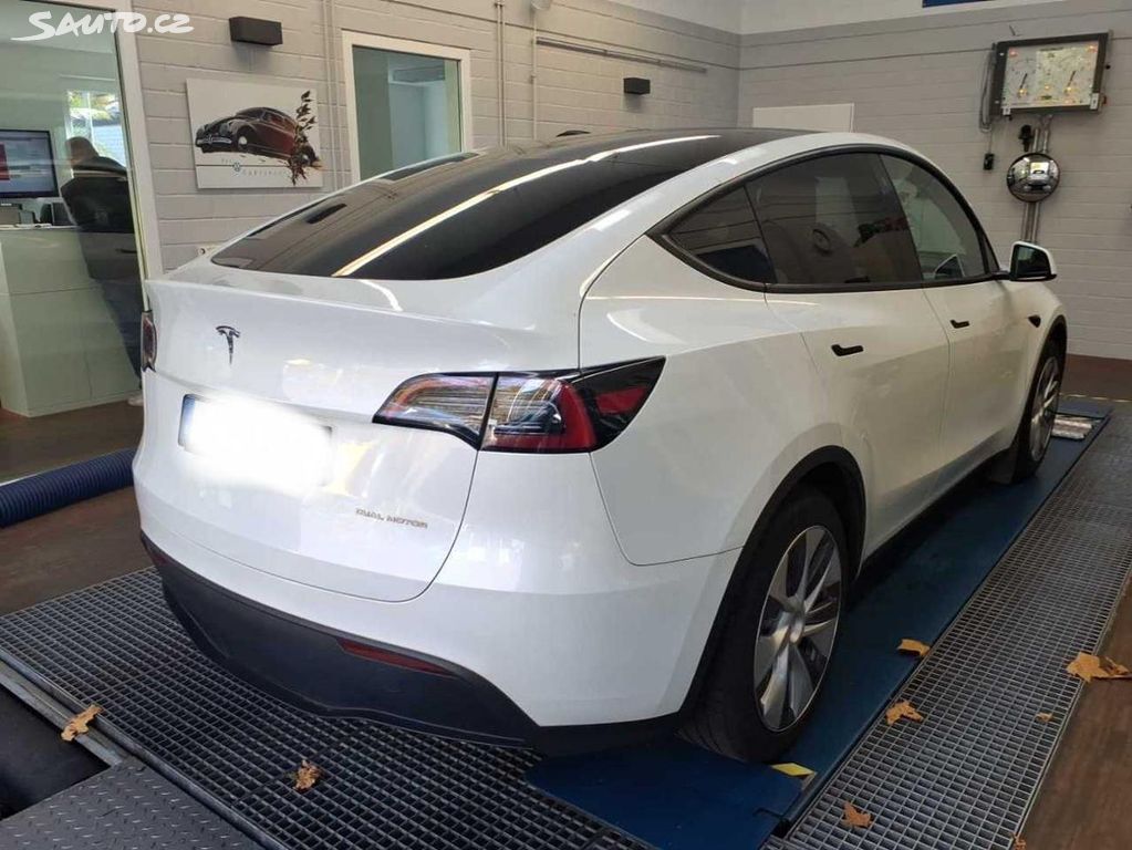 Tesla Model Y LONG RANGE DUAL MOTOR 378kw | Sauto.cz