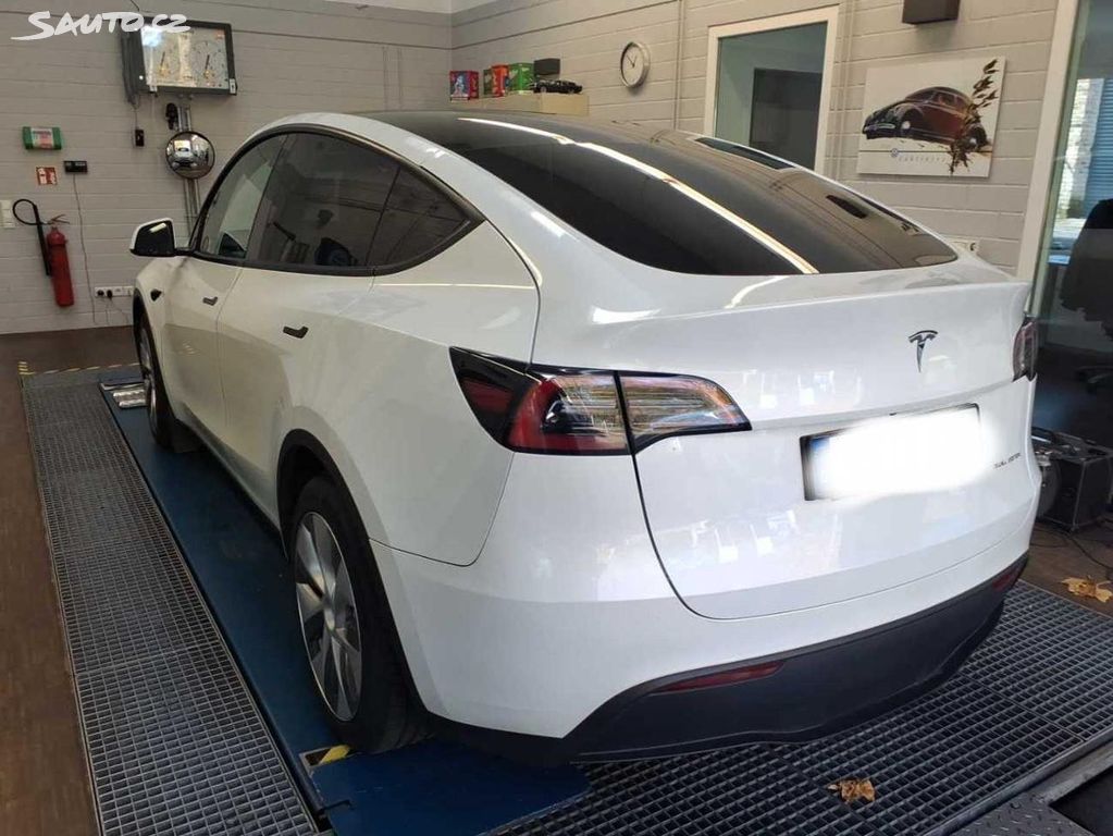 Tesla Model Y LONG RANGE DUAL MOTOR 378kw | Sauto.cz