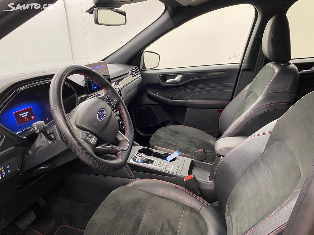 Ford Kuga 2.5 Duratec HEV AWD ST Line | Sauto.cz