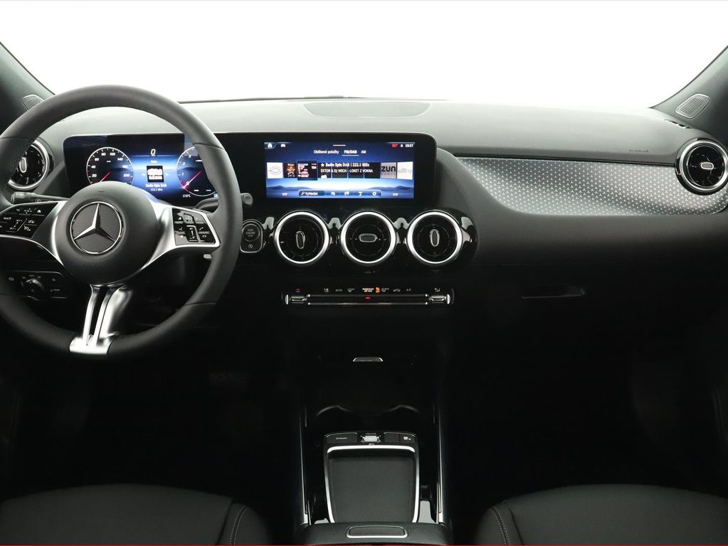 Mercedes-Benz GLA 200, Progressive | Sauto.cz