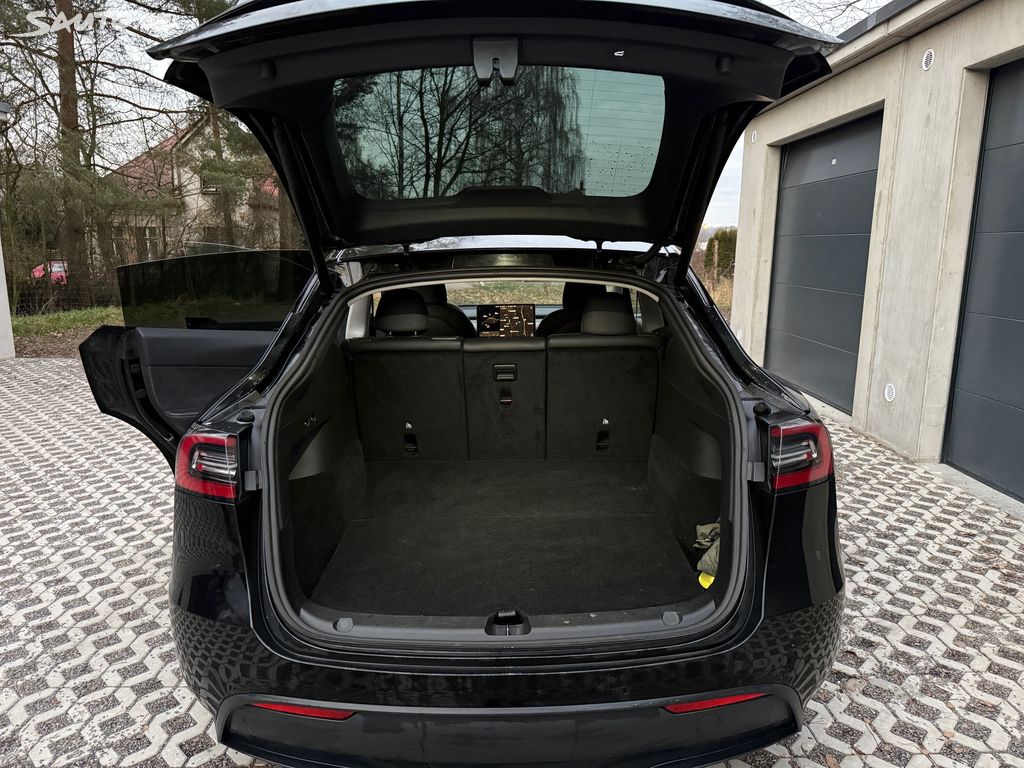 Tesla Model Y Long Rande (LR), SoH 89 %, DPH | Sauto.cz