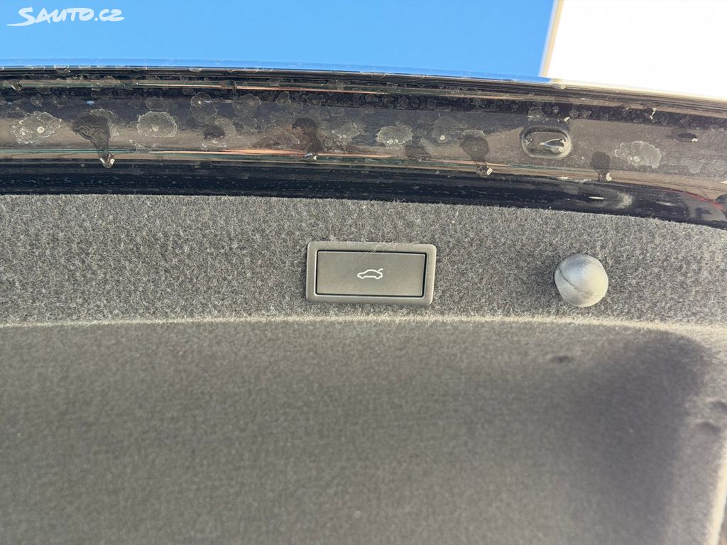 Škoda Octavia Top Selection 1.5 TSI 110kW M6 | Sauto.cz