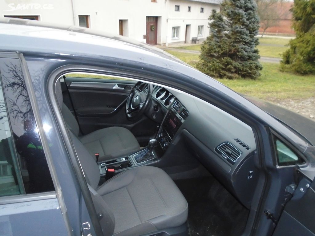 Volkswagen e-Golf 56000.r2020,DSG,100kw,navigace | Sauto.cz