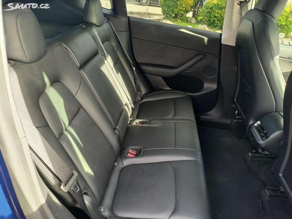 Tesla Model Y LongRange 4x4 AMD Ryzen+Tažné | Sauto.cz