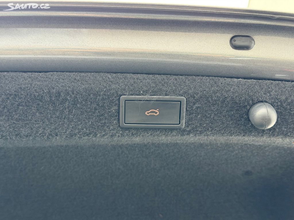 Škoda Octavia First Edition Ultimate 2,0 TDI | Sauto.cz