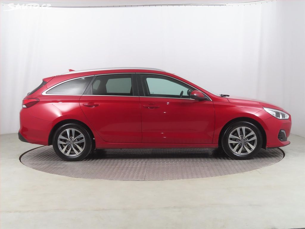 Hyundai i30 1.4 T-GDI, Family, Serv.kniha | Sauto.cz