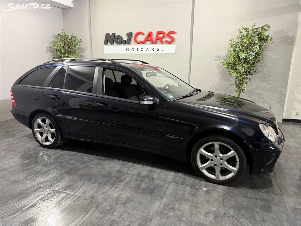 Mercedes-Benz Třídy C 3,0 i V6 W203 4MATIC SPORT | Sauto.cz