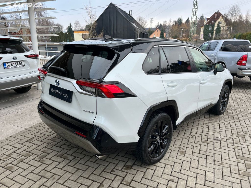 Toyota Rav4 2.5 Hybrid e-CVT 4WD Selection | Sauto.cz