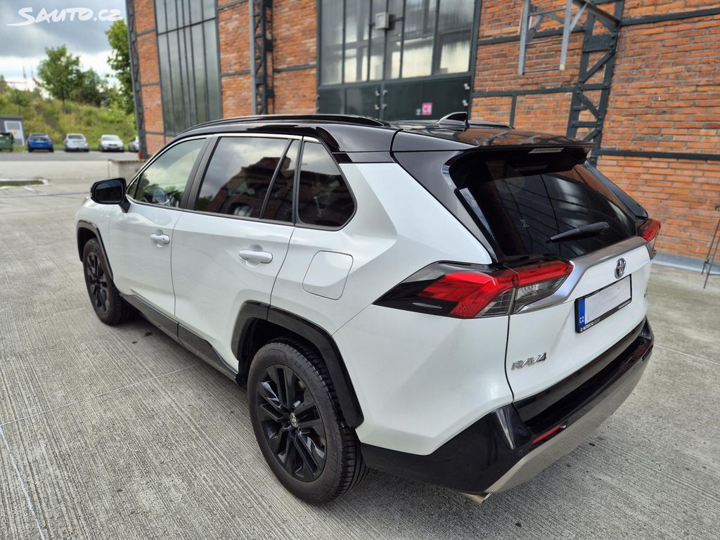 Toyota Rav4 2,5 Hybrid Selection 4x2 | Sauto.cz