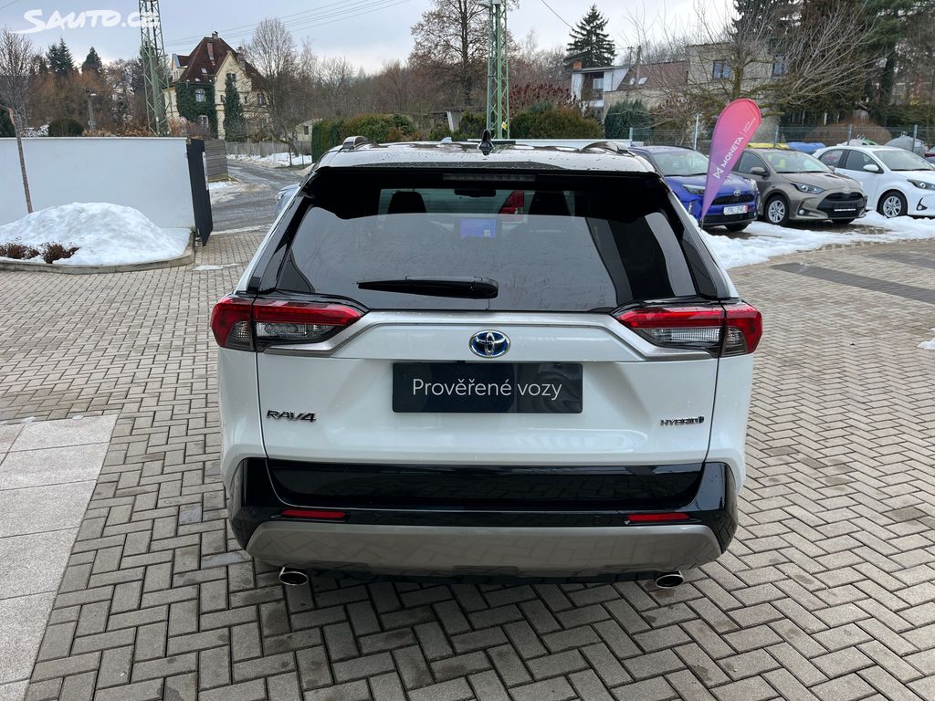 Toyota Rav4 2.5 Hybrid e-CVT 4WD Selection | Sauto.cz