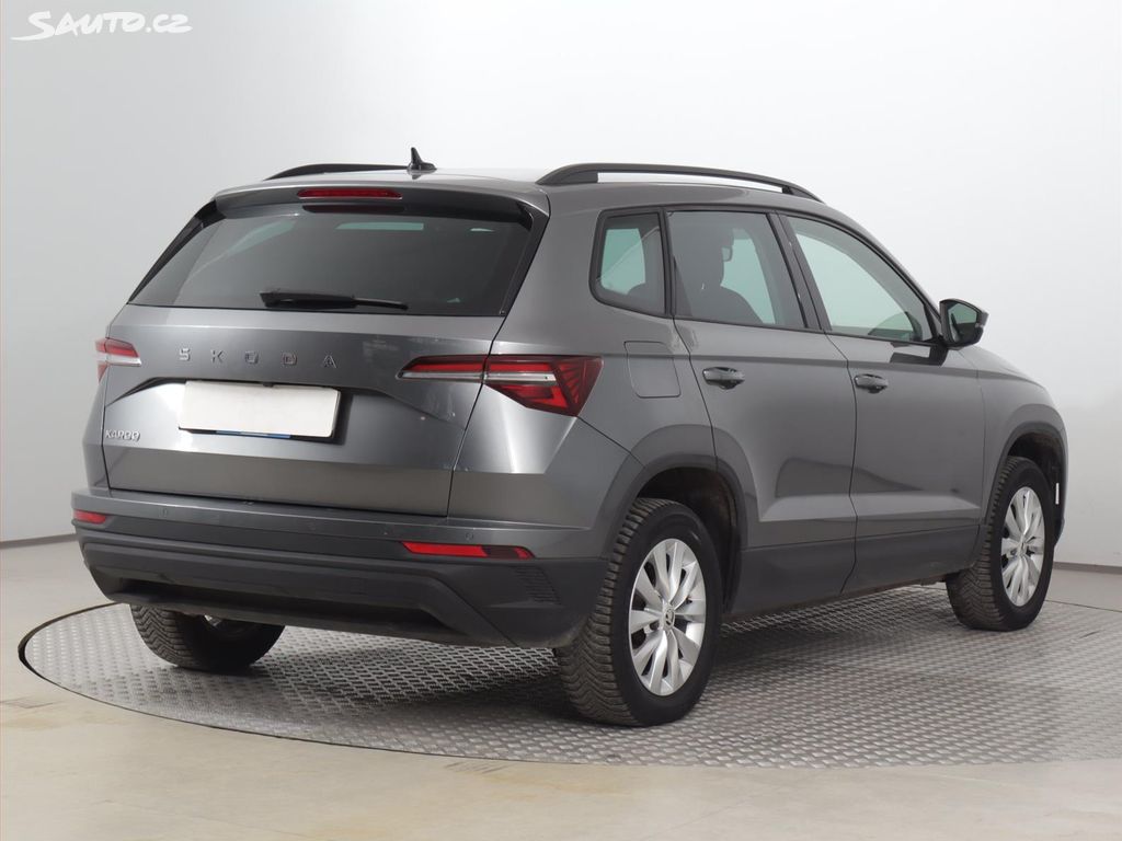 Škoda Karoq 1.5 TSI, Fresh, Serv.kniha | Sauto.cz