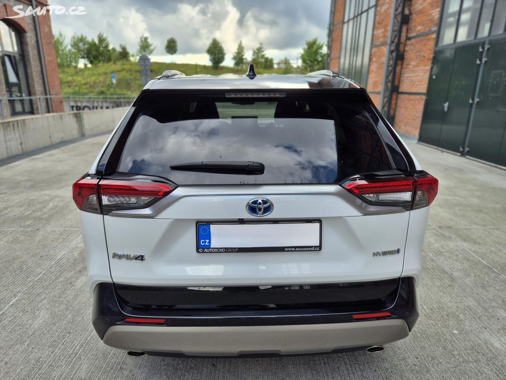 Toyota Rav4 2,5 Hybrid Selection 4x2 | Sauto.cz