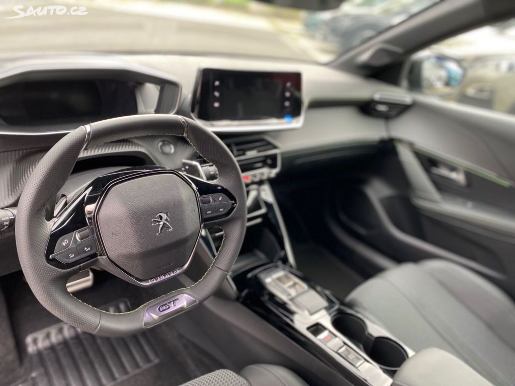 Peugeot 208 GT PureTech 130k EAT8 | Sauto.cz