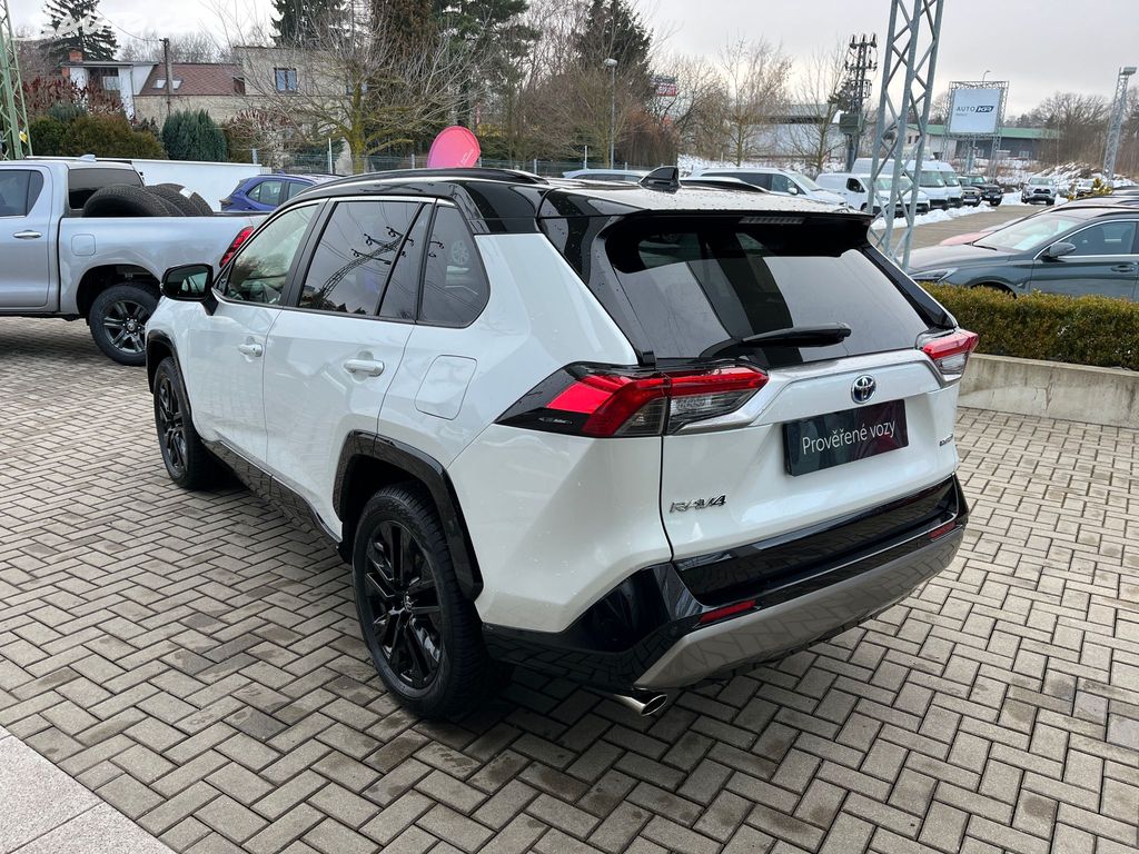 Toyota Rav4 2.5 Hybrid e-CVT 4WD Selection | Sauto.cz