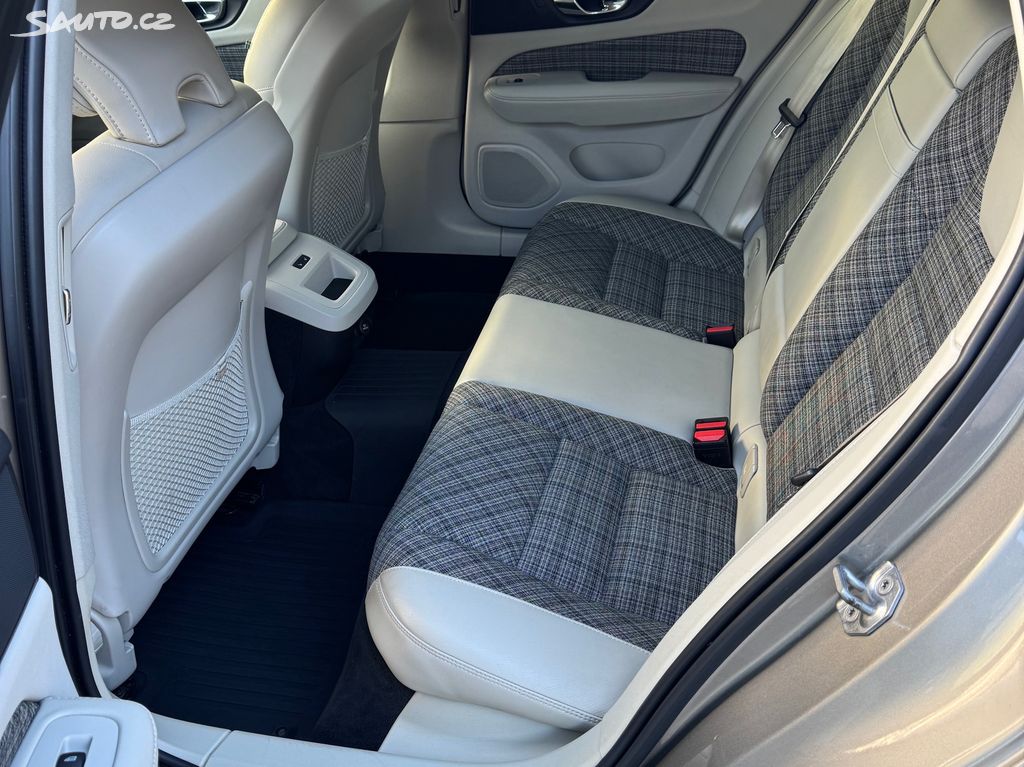 Volvo V60 Volvo V60 D4 AWD Momentum | Sauto.cz