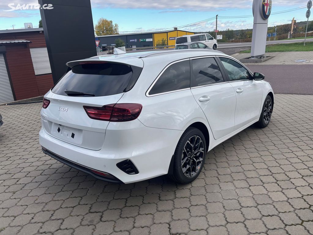Kia Cee´d SW SW 1,5 T-GDi 7DCT-TOP+BUSINES | Sauto.cz