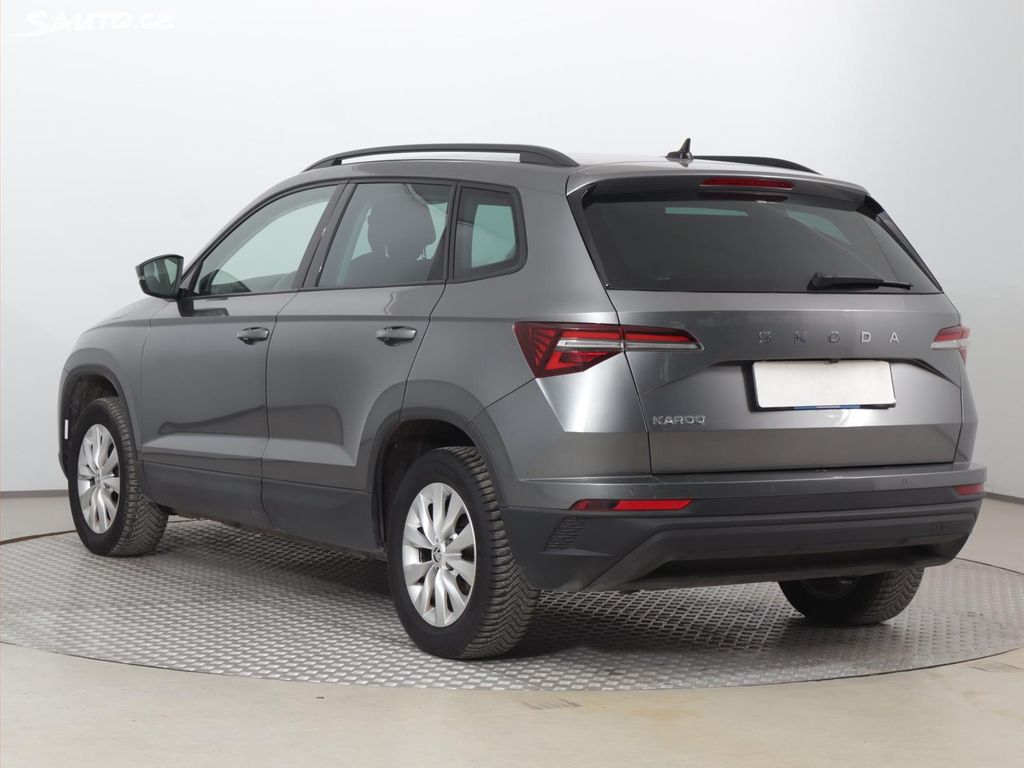 Škoda Karoq 1.5 TSI, Fresh, Serv.kniha | Sauto.cz