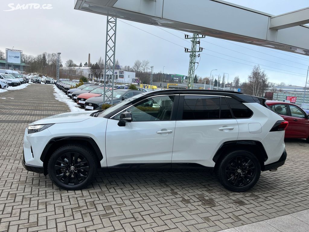 Toyota Rav4 2.5 Hybrid e-CVT 4WD Selection | Sauto.cz