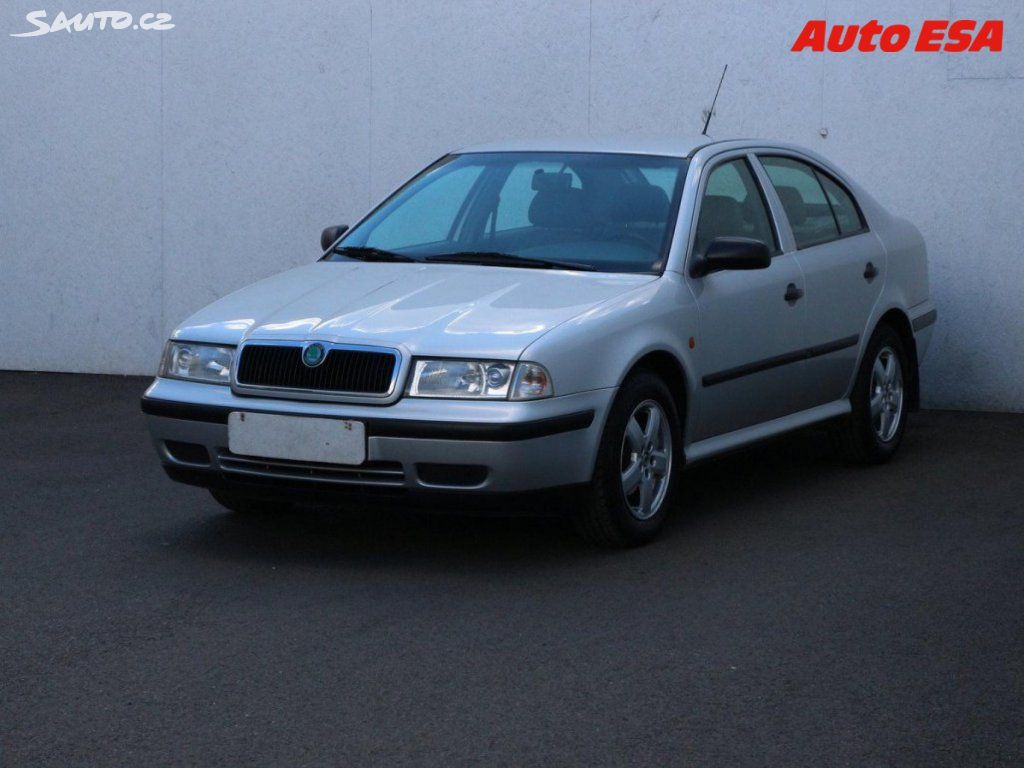 Škoda Octavia 1.8i | Sauto.cz