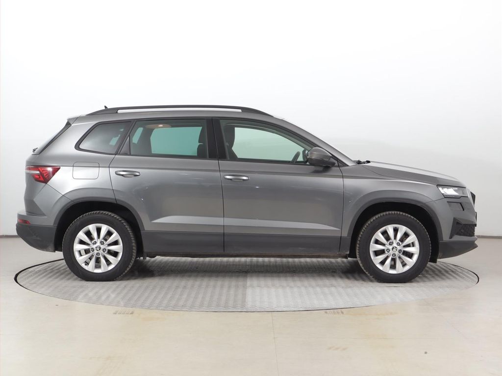 Škoda Karoq 1.5 TSI, Fresh, Serv.kniha | Sauto.cz