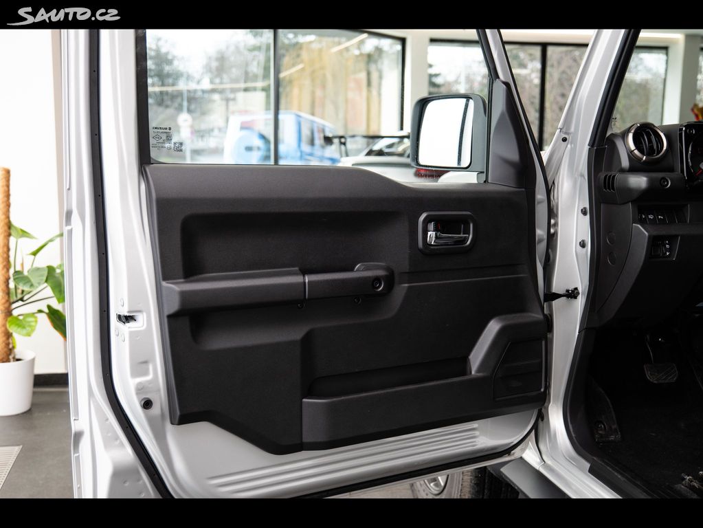 Suzuki Jimny 1.5 VVT | Sauto.cz