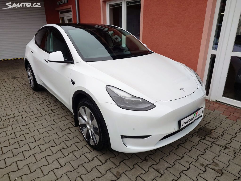 Tesla Model Y Long Range 378 kW SOH 92% FSD | Sauto.cz