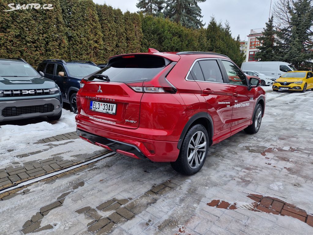 Mitsubishi Eclipse Cross INSTYLE+ 2.4 MIVEC PHEV 4WD | Sauto.cz