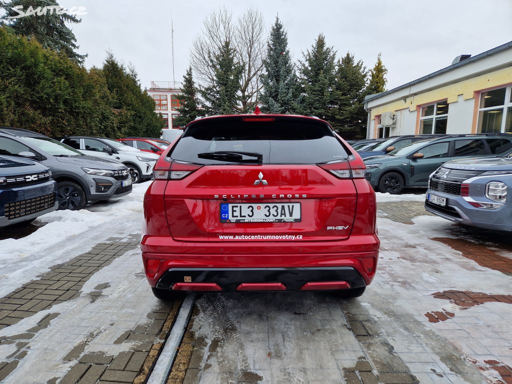 Mitsubishi Eclipse Cross INSTYLE+ 2.4 MIVEC PHEV 4WD | Sauto.cz