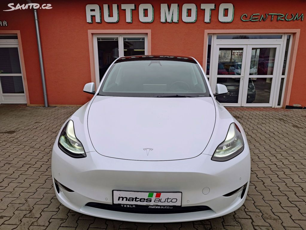 Tesla Model Y Long Range 378 kW SOH 92% FSD | Sauto.cz