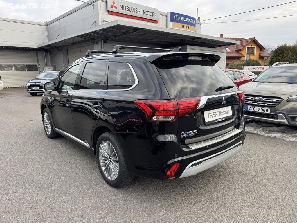 Mitsubishi Outlander 2.4 PHEV INSTYLE 4WD | Sauto.cz
