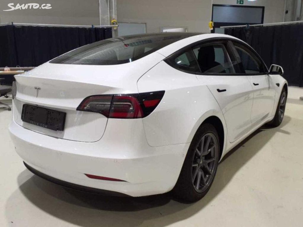 Tesla Model 3 Refresh LFP | Sauto.cz