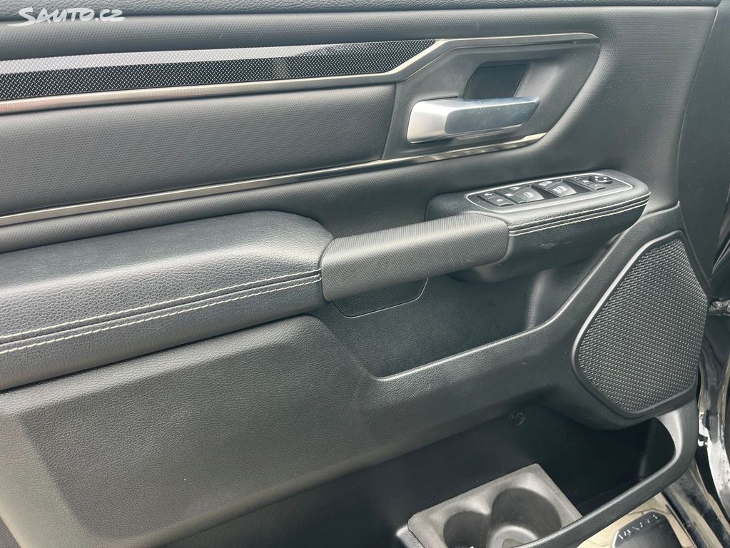 RAM 1500 5.7 V8 401k REBEL RAMBOX | Sauto.cz