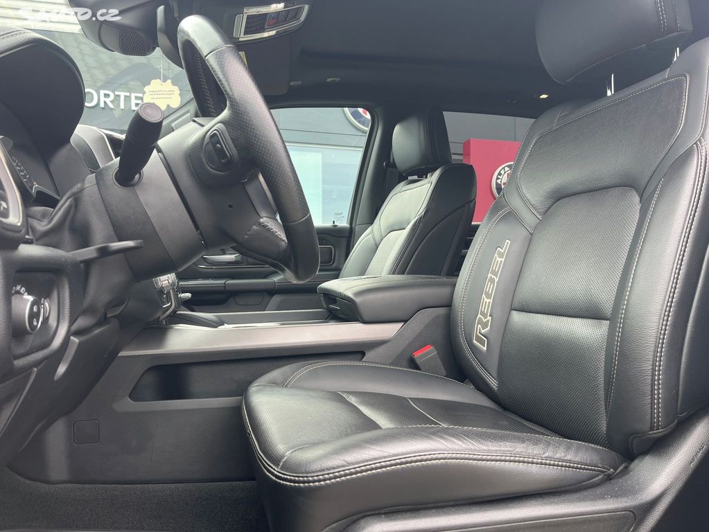 RAM 1500 5.7 V8 401k REBEL RAMBOX | Sauto.cz