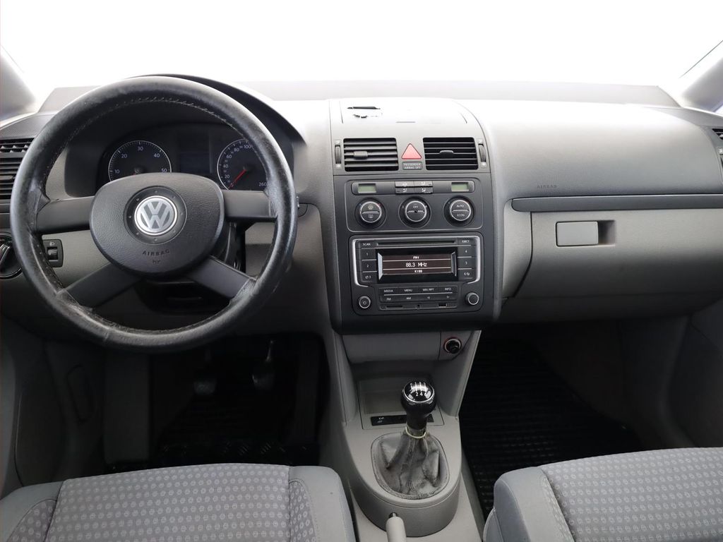 Volkswagen Touran 1.9 TDI, Tažné, Klima | Sauto.cz
